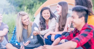 200+ This or That Questions for Teens to Indulge in Some Fun Time!